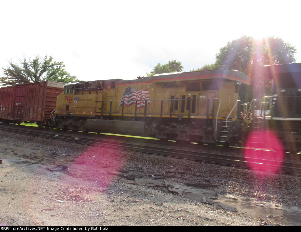 NS 7655 & UP 7944 headed north